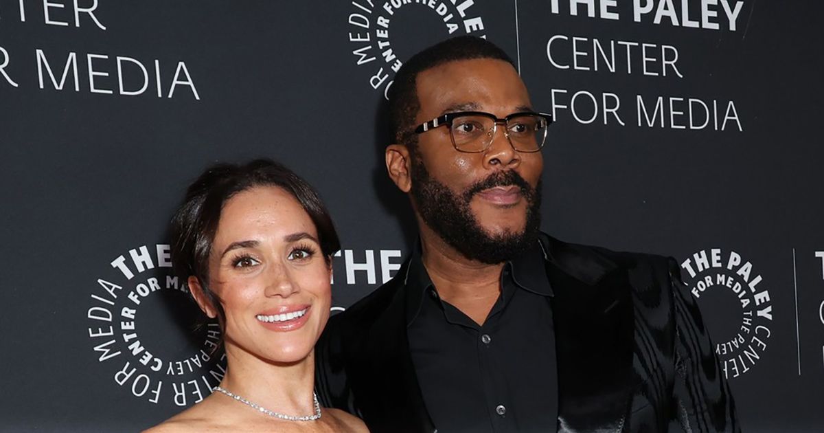 Megan bez Harija na crvenom tepihu u zagrljaju drugog muškarca: Izgleda ...