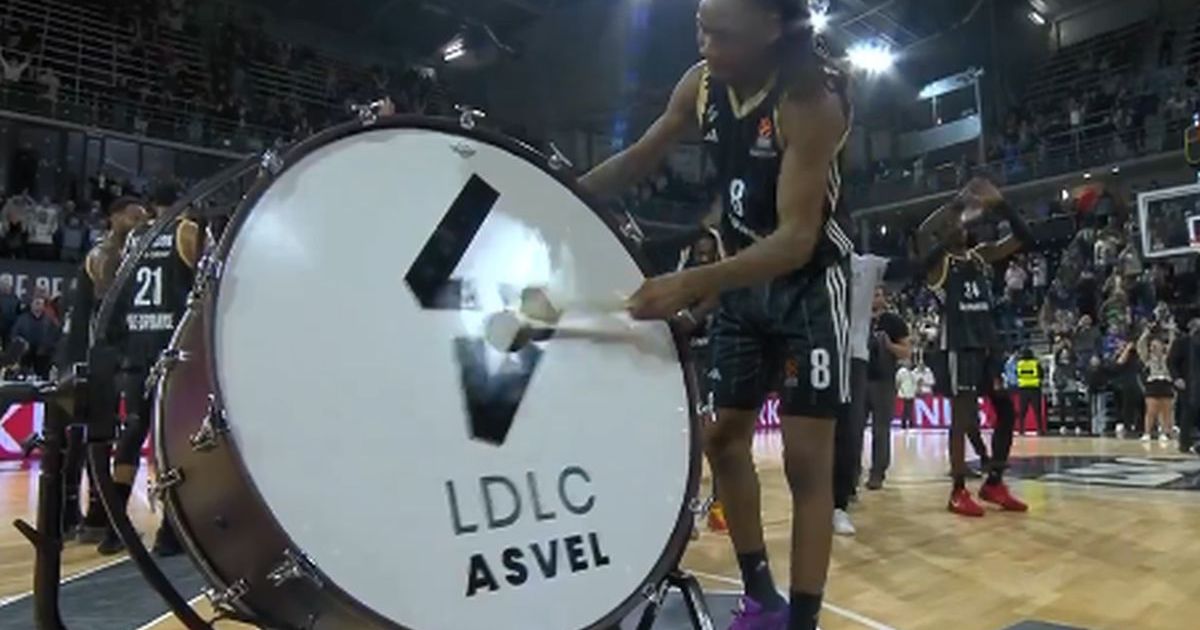 Doneli bubanj na centar terena, a onda...: Asvel na neverovatan način ...