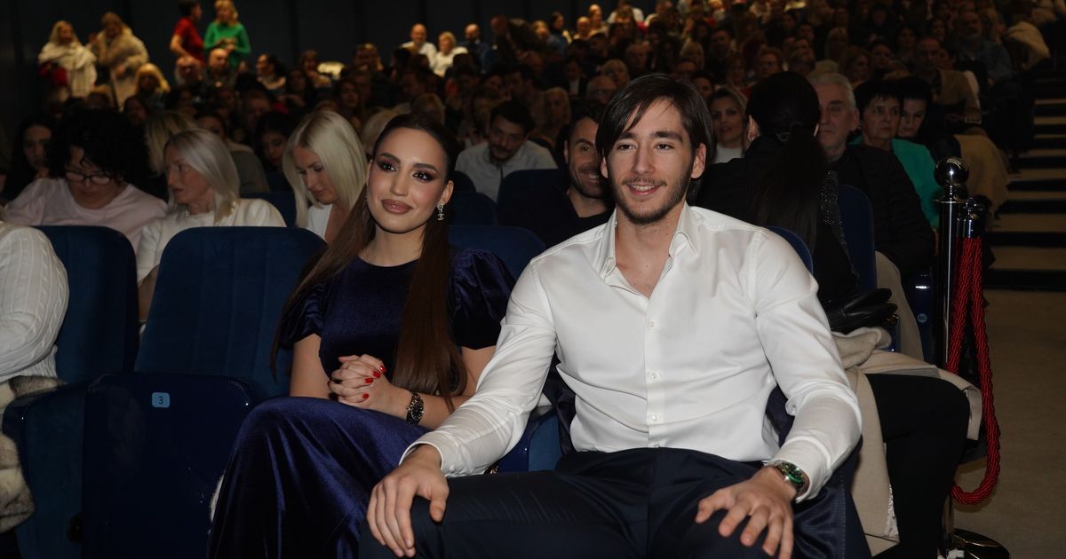 Ovo je buduća snajka Harisa Džinovića i Meline: Pevačev sin pokazao atraktivnu devojku, prava je ...