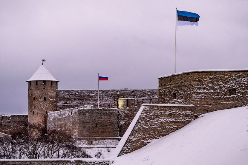 Putin priprema napad na Estoniju? Maskirane osobe pozivaju ljude na ...