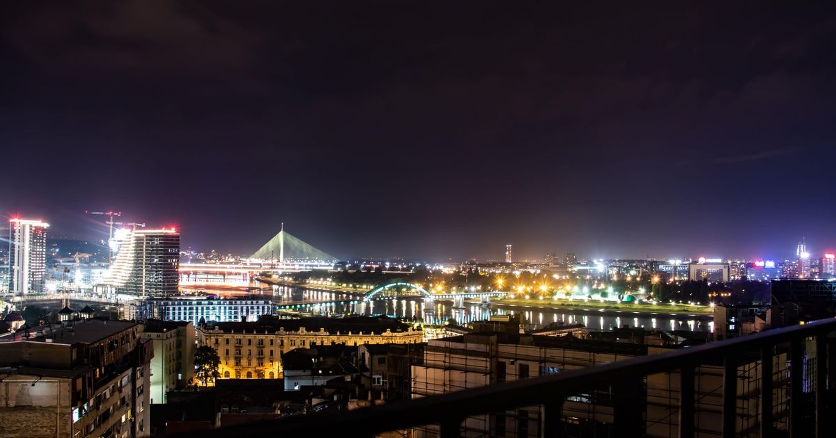 Čudna svetla snimljena na nebu iznad Beograda: Šta je ovo? - Vesti - Telegraf.rs