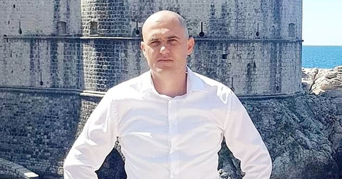 Veliki skandal u Hrvatskoj! Bivši ministar drži kalašnjikov u rukama ...