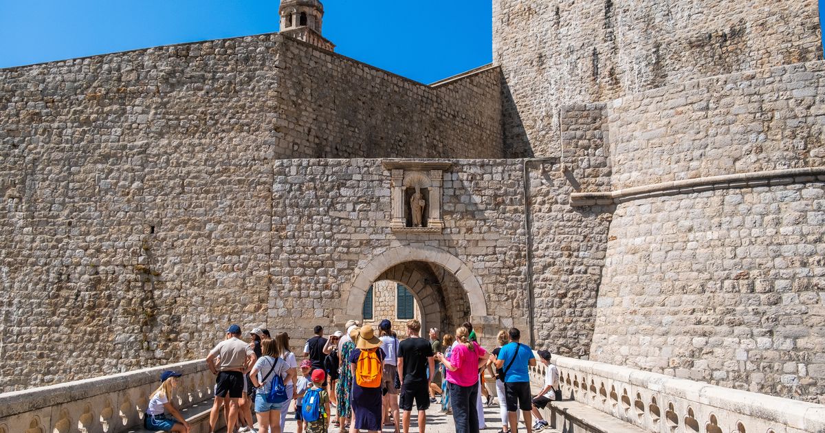 Kako je Dubrovnik radikalnim merama uspeo da pobedi masovni turizam, a da ne izgubi novac ...