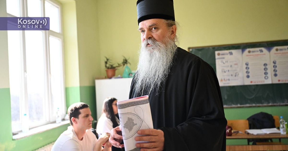 Mitropolit Teodosije glasao u biračkom centru u OŠ "Kralj Milutin" u ...