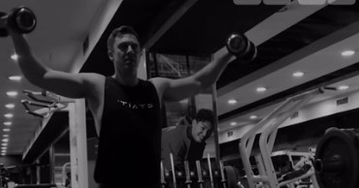 Voditelj RTS se skinuo, pa usnimio u teretani: Stefan vodi PZE, a zbog ...