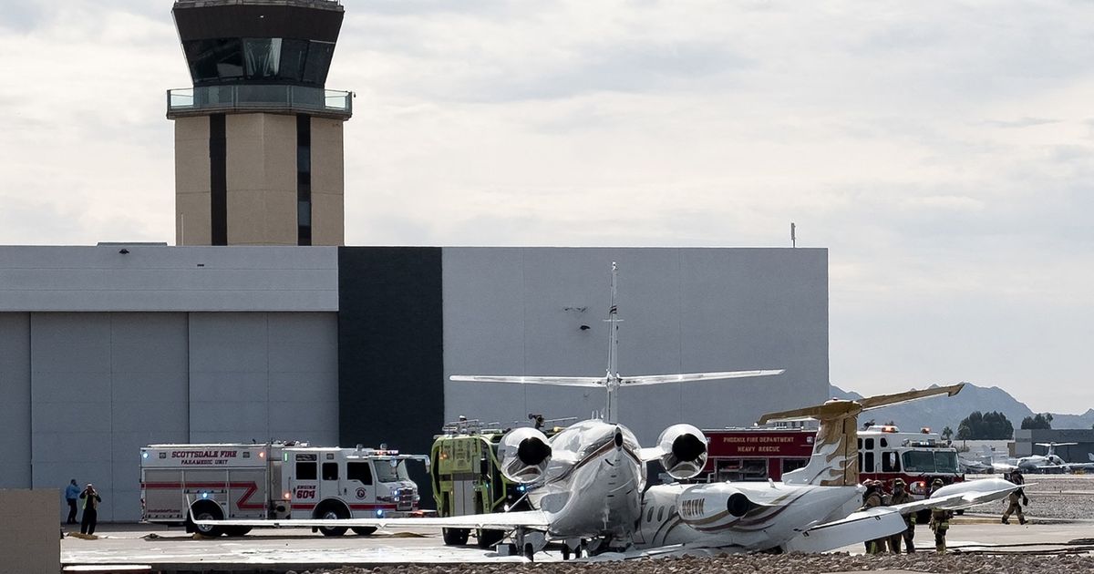 Prva slika nakon sudara dva aviona u Arizoni: Na aerodromu kulja dim ...