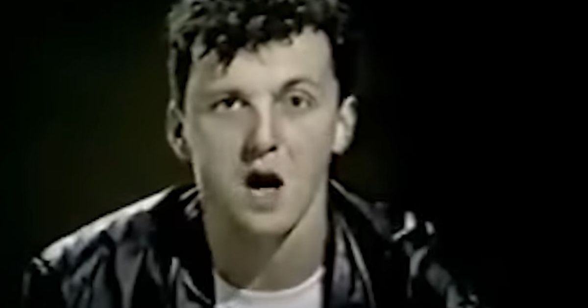 "Bila je zima, bilo je strašno hladno": Kako je nastala pesma "Grudi ...