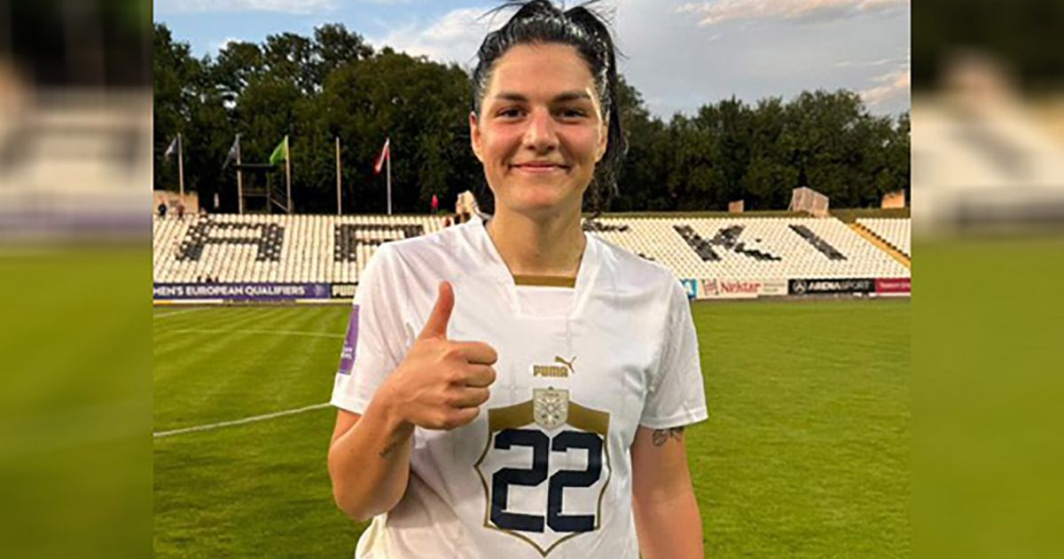 Da li znate da Šumadija ima ambasadorku u Engleskoj? Ima 27 godina i ...