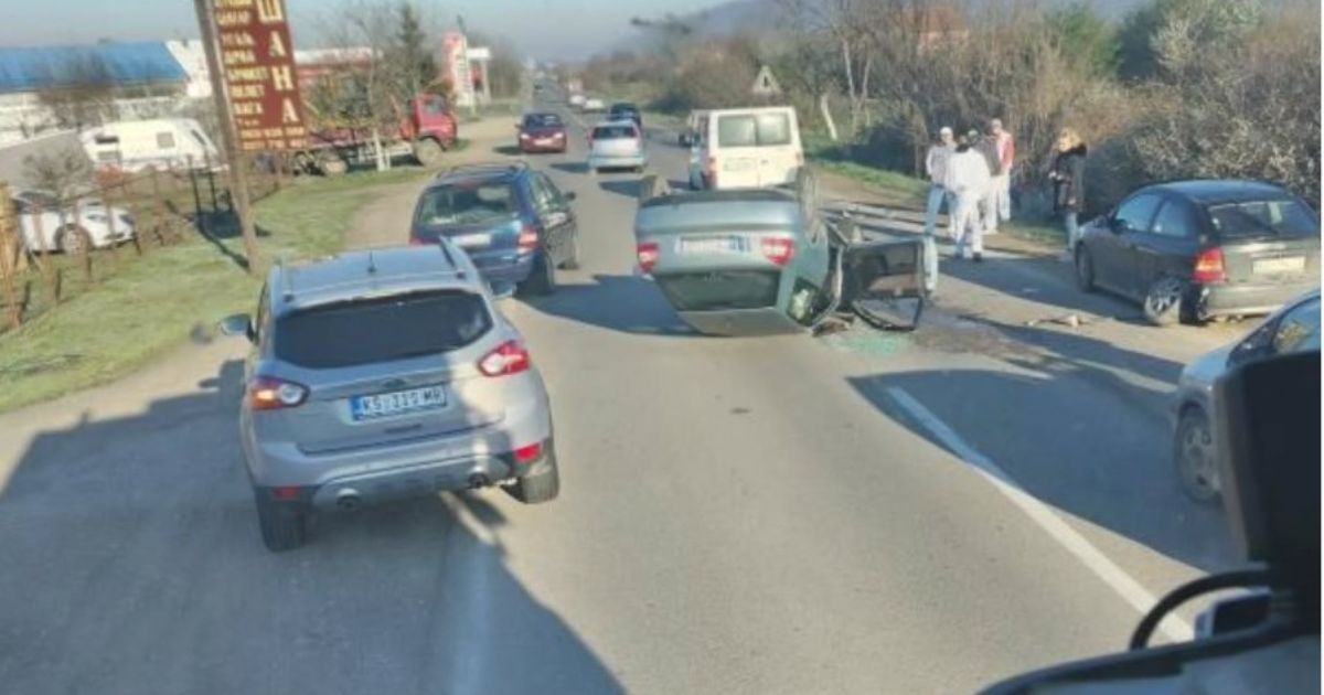 Strašan prizor kod Kruševca, od silovitog sudara staklo letelo na sve strane: Jedan auto završio ...