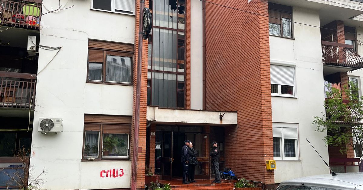 Prve slike sa mesta tragedije u Lazarevcu: Otac i ćerka nađeni mrtvi u stanu - Vesti - Telegraf.rs