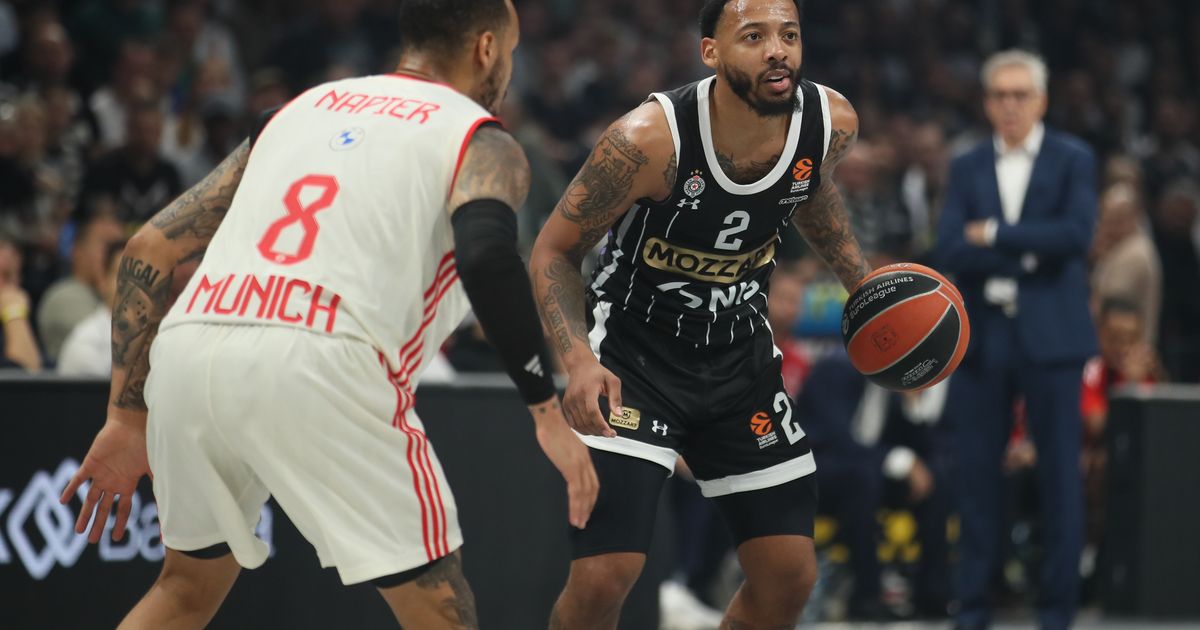 Pitali smo Chat GPT o meču Bajern - Partizan: Prognoza veštačke ...