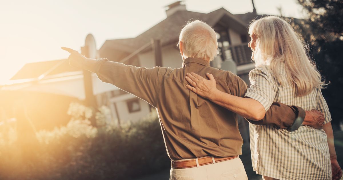 Dijana je 27 godina fotografisala roditelje kako joj mašu na ispraćaju ...