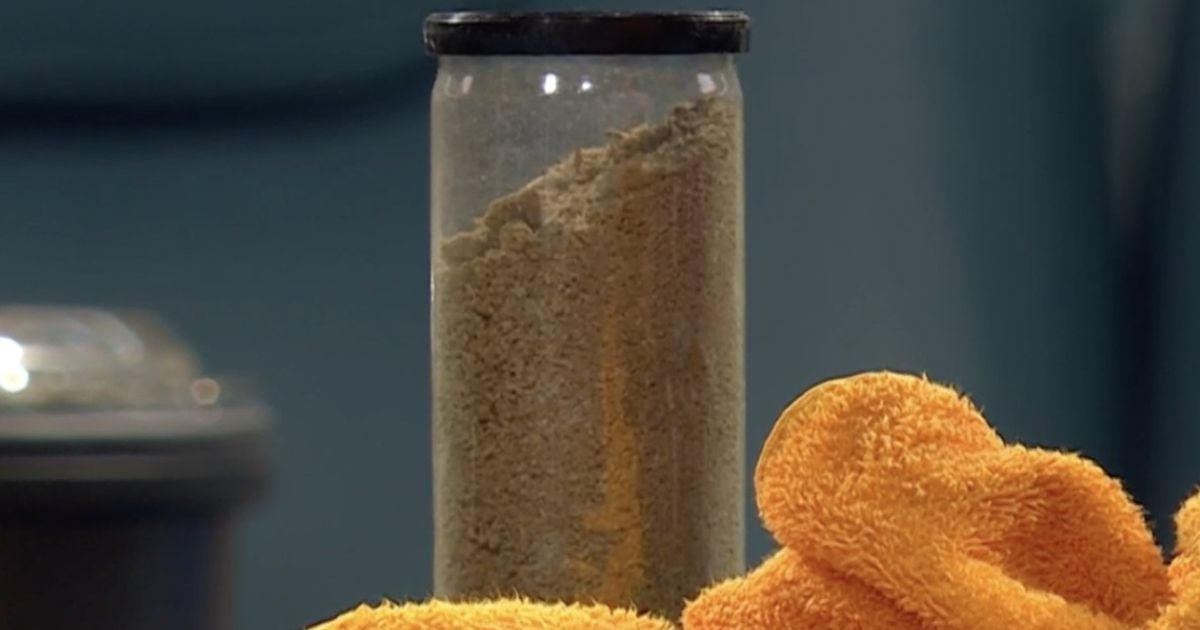 Šta je to Novak stavio u džepove? Doneli su mu kutiju za koju se svi ...