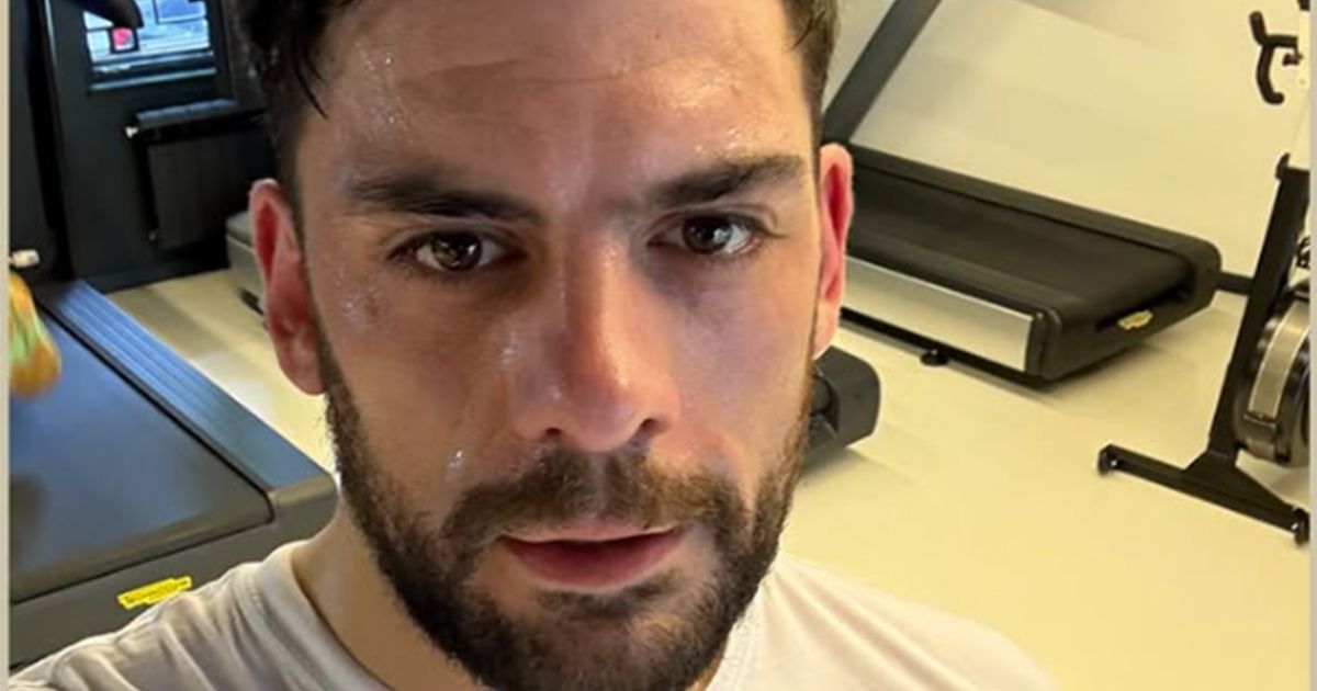Znojav, u mokroj majici pripijenoj uz telo: Milan Marić smršao preko 20 ...