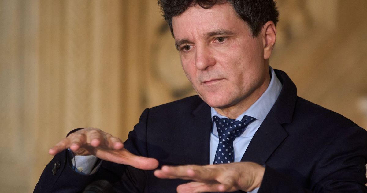 Mećava zavejala predsednika Rumunije, ne može da se vrati kući! Snimak ...