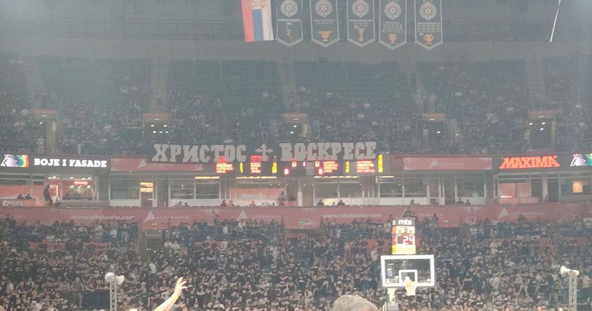Grobari istakli transparent zbog Vaskrsa pred večiti derbi sa Zvezdom u ...