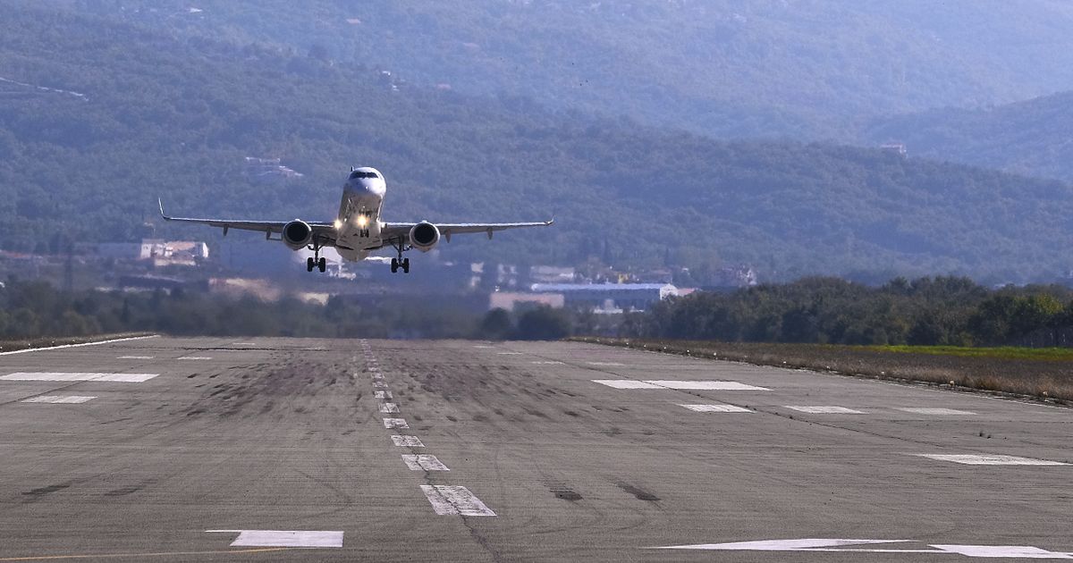 Avion nemačke vlade koji je leteo za Ameriku morao hitno da sleti ...