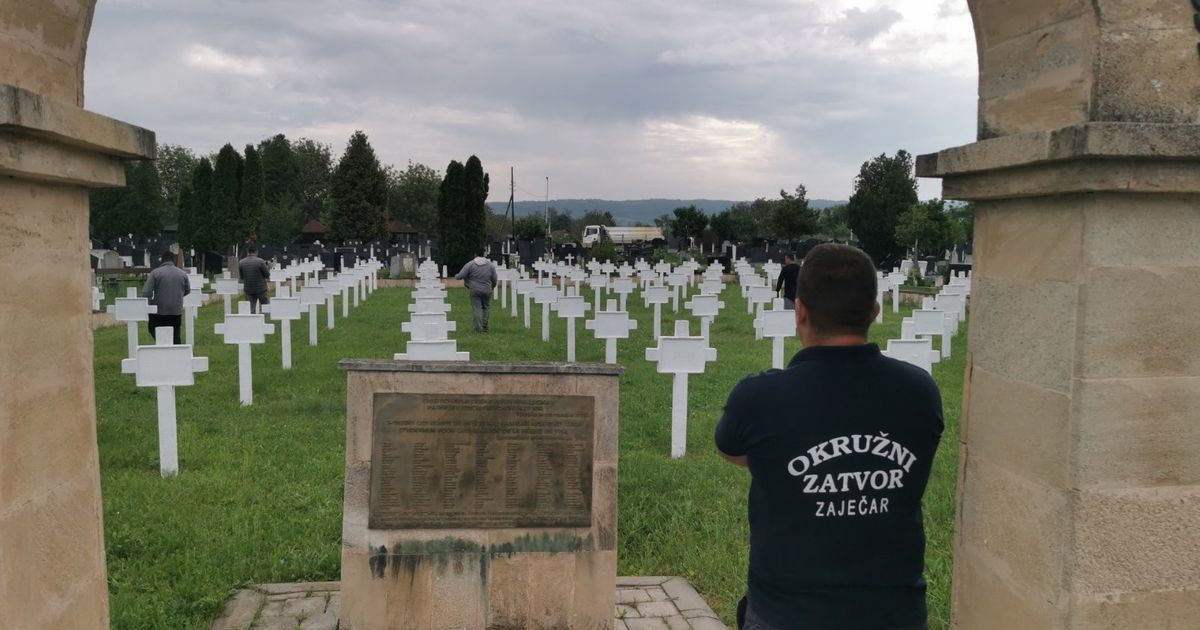 Osuđenici OZ Zaječar i ove godine uređivali francusko vojno groblje u ...