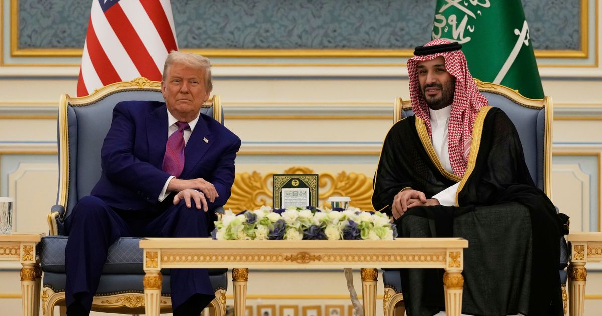 SVILA I KADIFA Kraljevski doček za Trampa u Rijadu, baš kako on voli ...