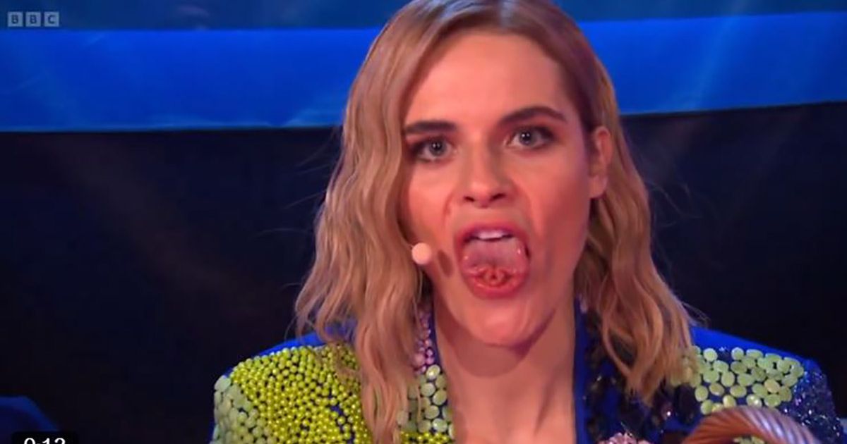 Isplazila se u kameru usred programa! Voditeljka Evrovizije šokirala ...