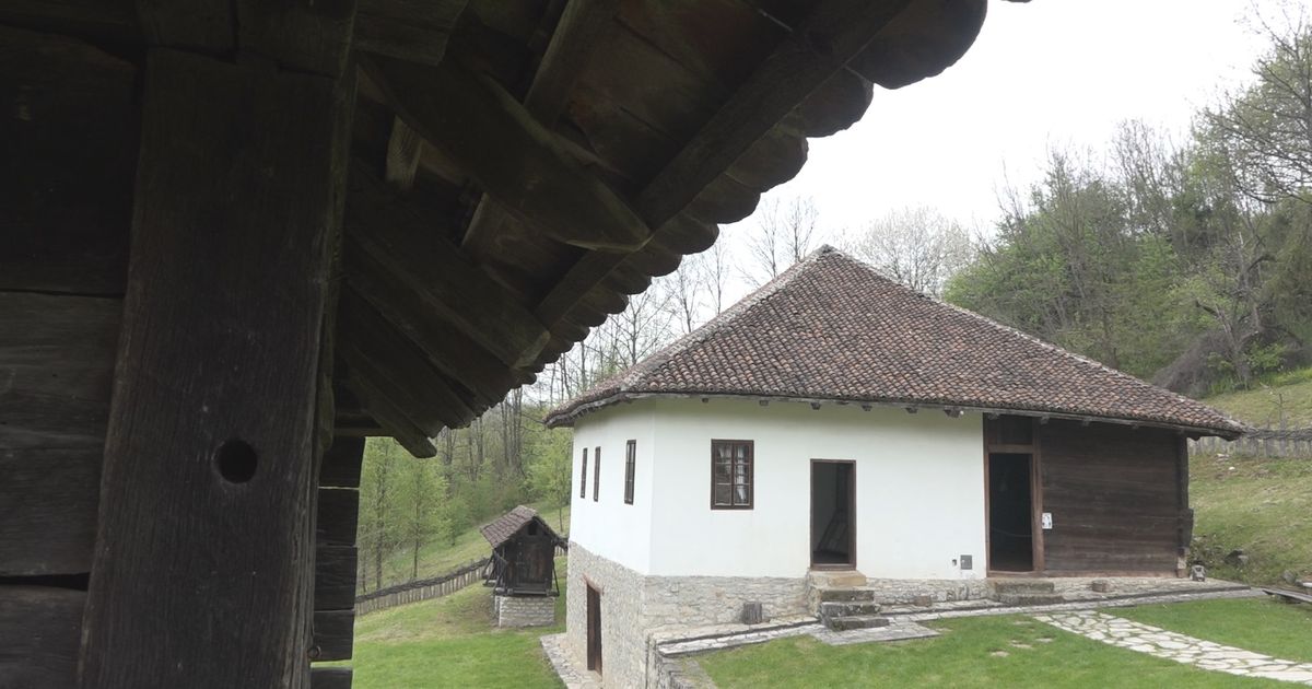 Slike unutrašnjosti kuće u kojoj je odrastao najveći srpski vojskovođa ...