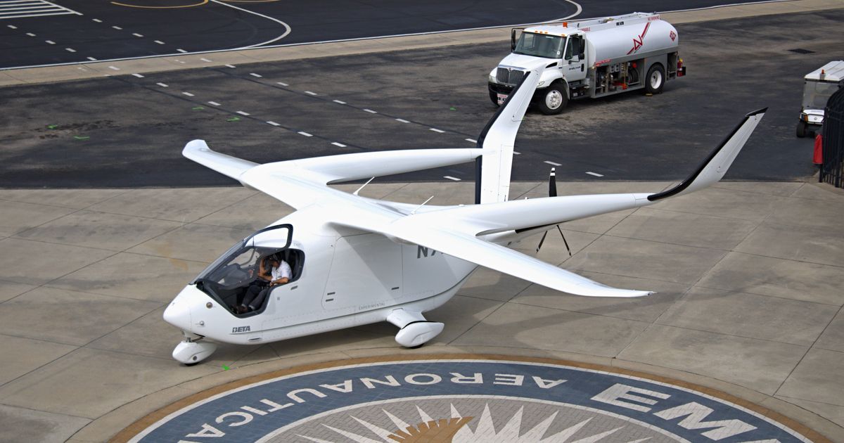 Istorijski let bez kapi goriva: Beta sletela na JFK sa putnicima u ...