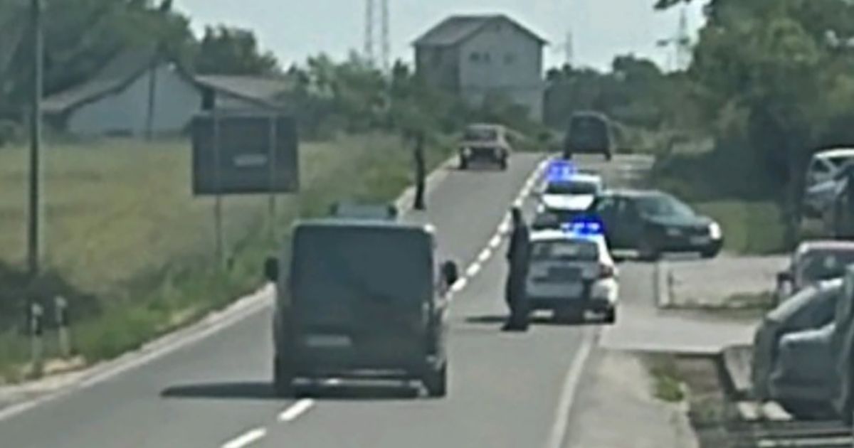 Letela je trideset metara: Ovo su detalji i slike nezgode kod Topole u kojoj je motociklista ...