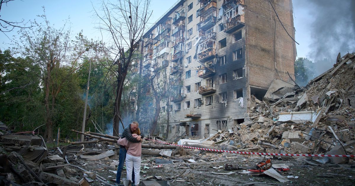 "Jedan od najstrašnijih ruskih napada do sada!" U Kijevu ubijena 21 osoba, mrtve izvlače iz ...