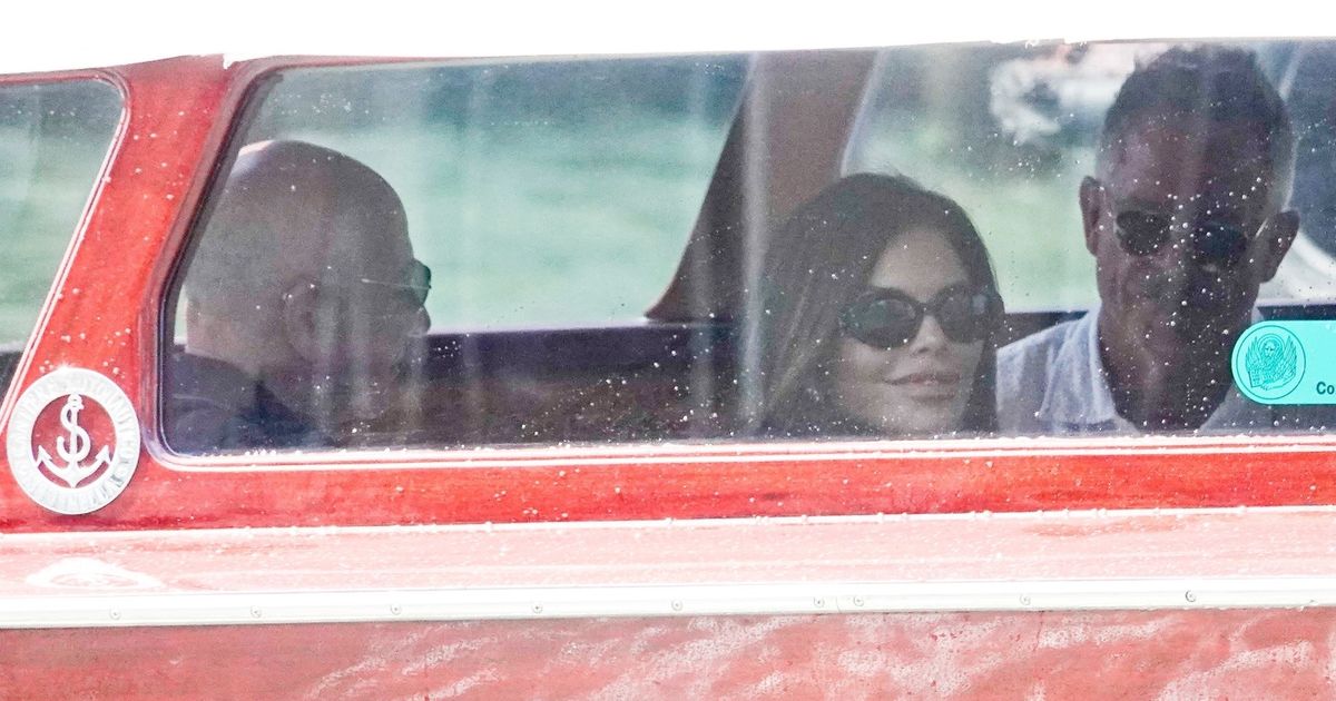 Loren i Bezos STIGLI u Veneciju: Ona u crnoj uskoj haljini i štiklama ...