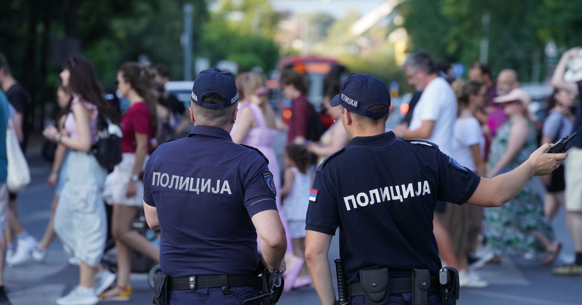 Grupa studenata u blokadi i dalje blokira kružni tok u Novom Pazaru ...