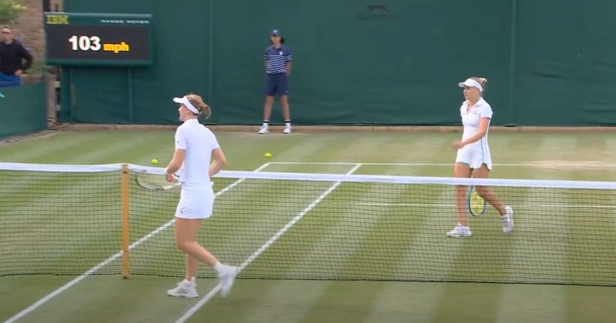 Bizarna scena na Vimbldonu: Ruskinja razbila Ukrajinku, krenula ka mreži, pa shvatila da se ne ...