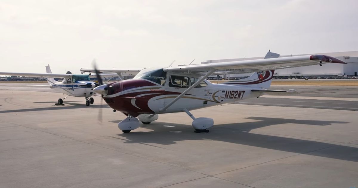 Kakav pilot: Ovo je Itan Guo - ima samo 19 godina a već je sleteo na ...