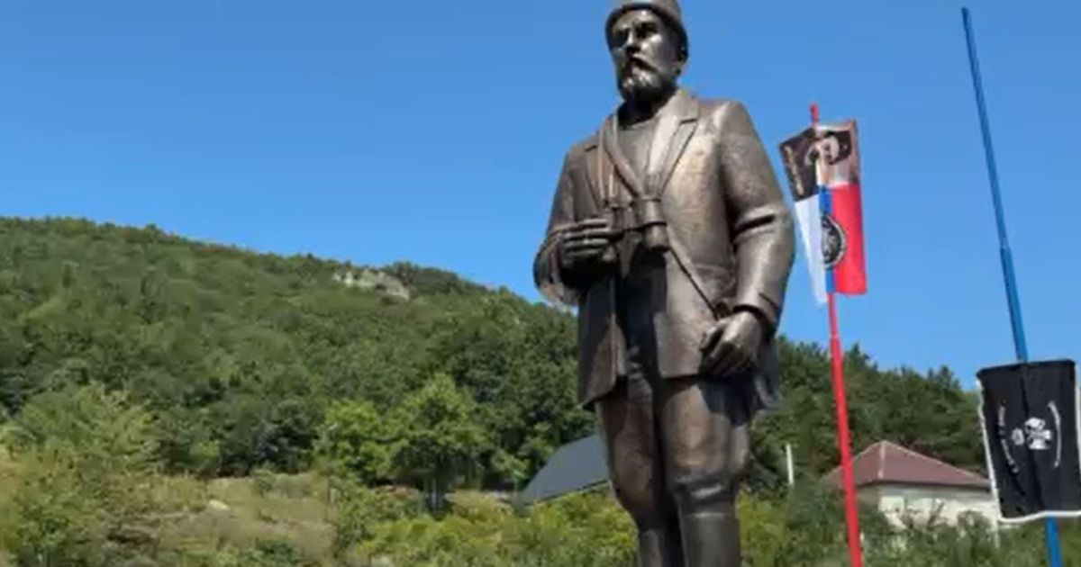 Spomenik Pavlu Đurišiću otkriven danas u selu u Beranima: Meštani ga ...