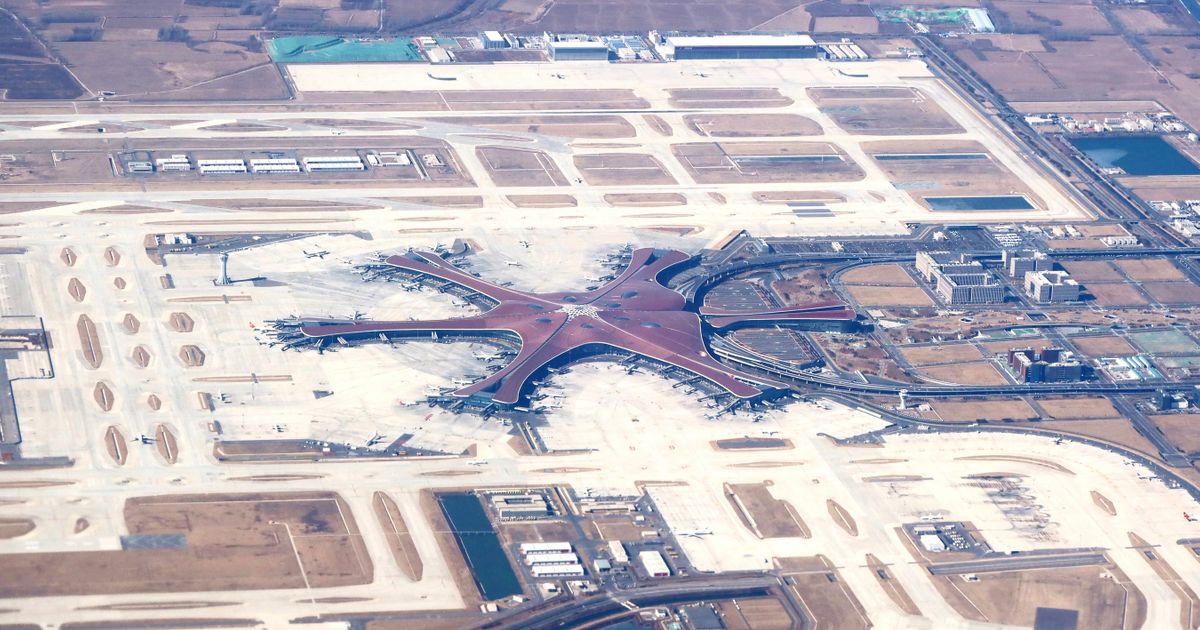 Najveći aerodromski terminal na svetu gotovo prazan – Peking Daksing i ...