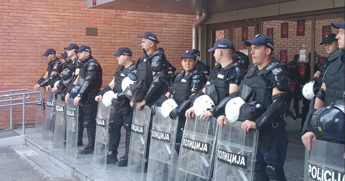 SNS parliamentary group chief reacts to protest and arrests: Everyone ...