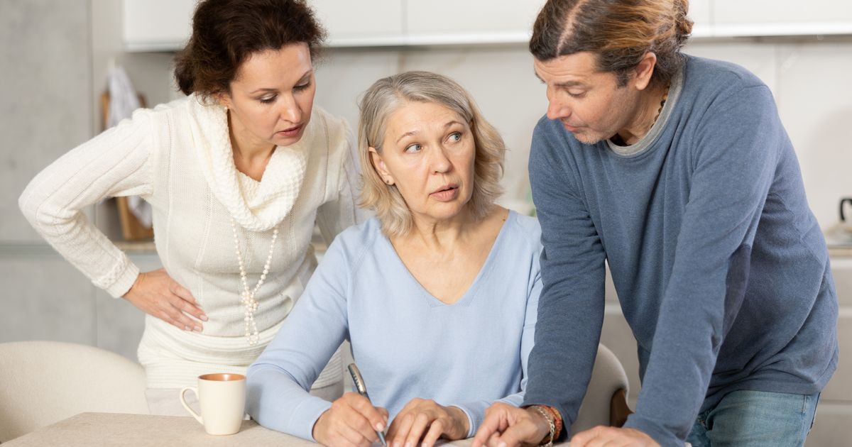 Deca su me koristila zbog novca, onda sam donela odluku o TESTAMENTU ...