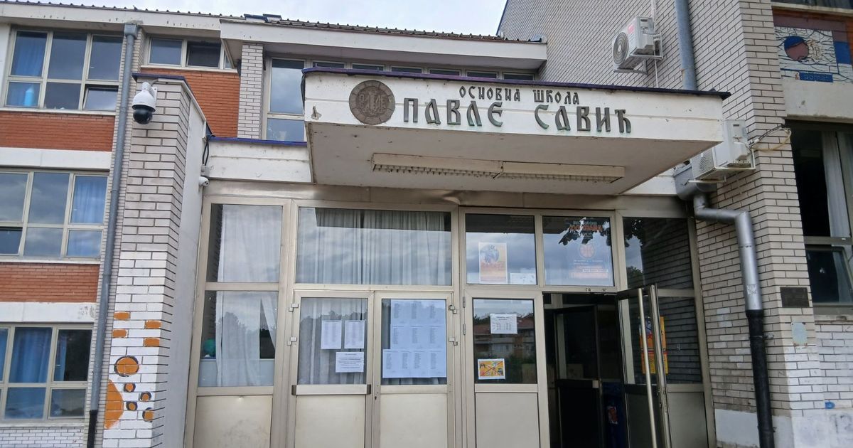 Ovo su najnovije informacije o dešavanjima u OŠ "Pavle Savić": Jedna ...
