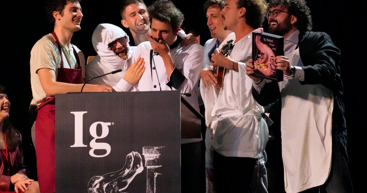 Kakva je veza telefona i hemoroida, koju picu vole gušteri, kako raste ...