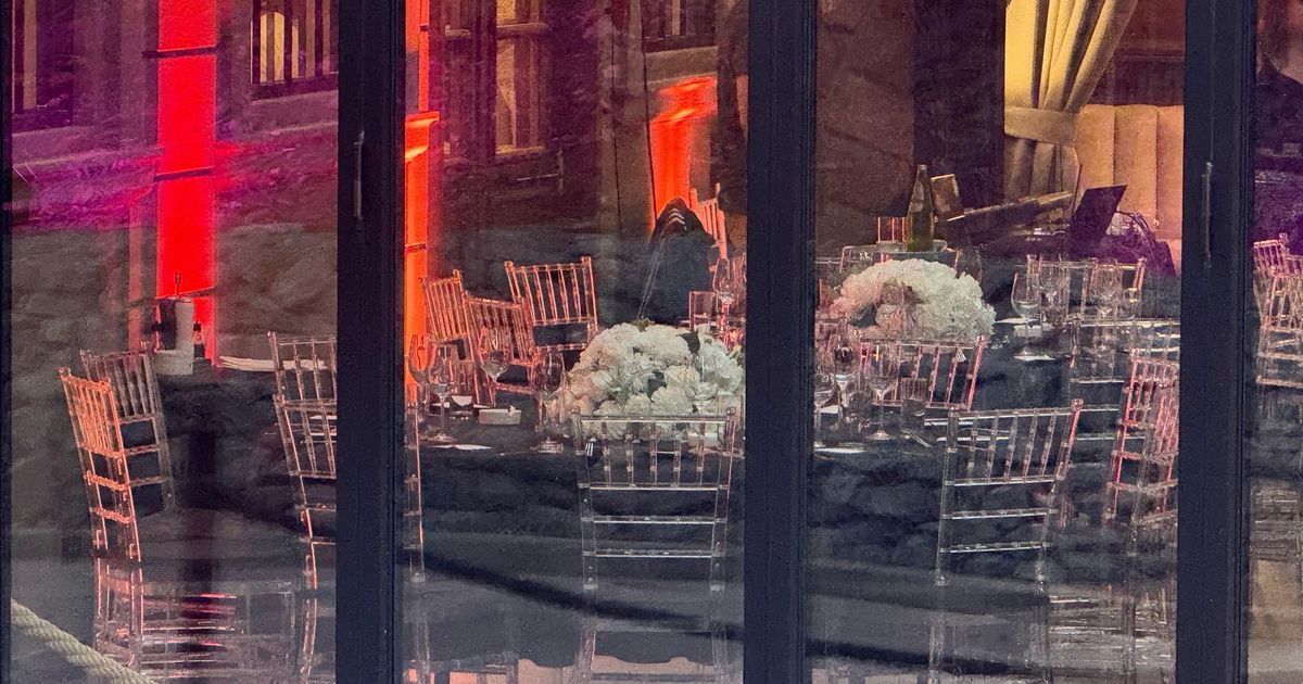 "Najbogatiji" menadžer na estradi večeras pravi slavlje - Telegraf.rs