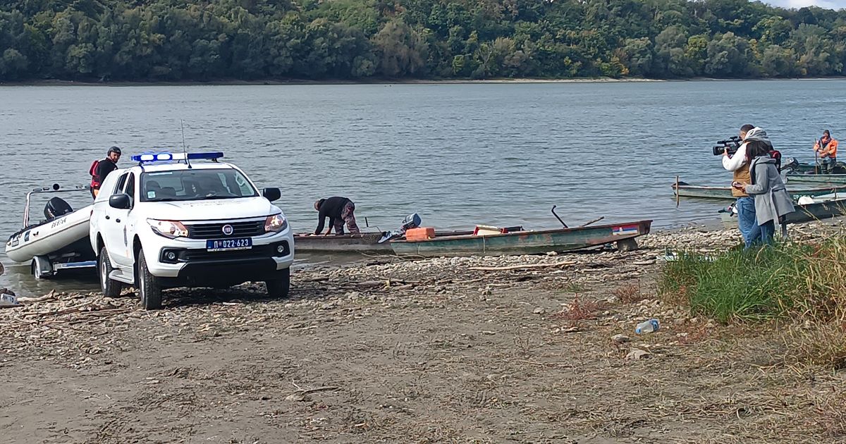 Prve slike sa Dunava: Prevrnuo se čamac, traga se za nestalim ljudima, sumnja se da ima mrtvih ...