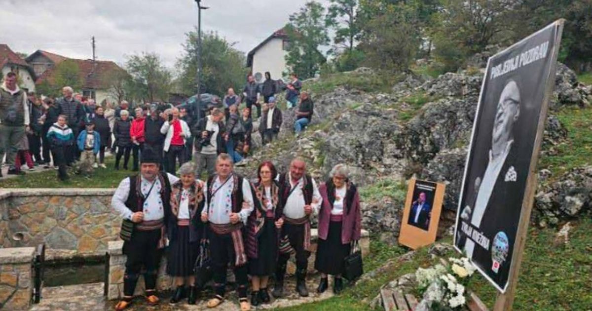 Suze u rodnom mestu Halida Bešlića, meštani izašli na ulicu: Odjekuju ...