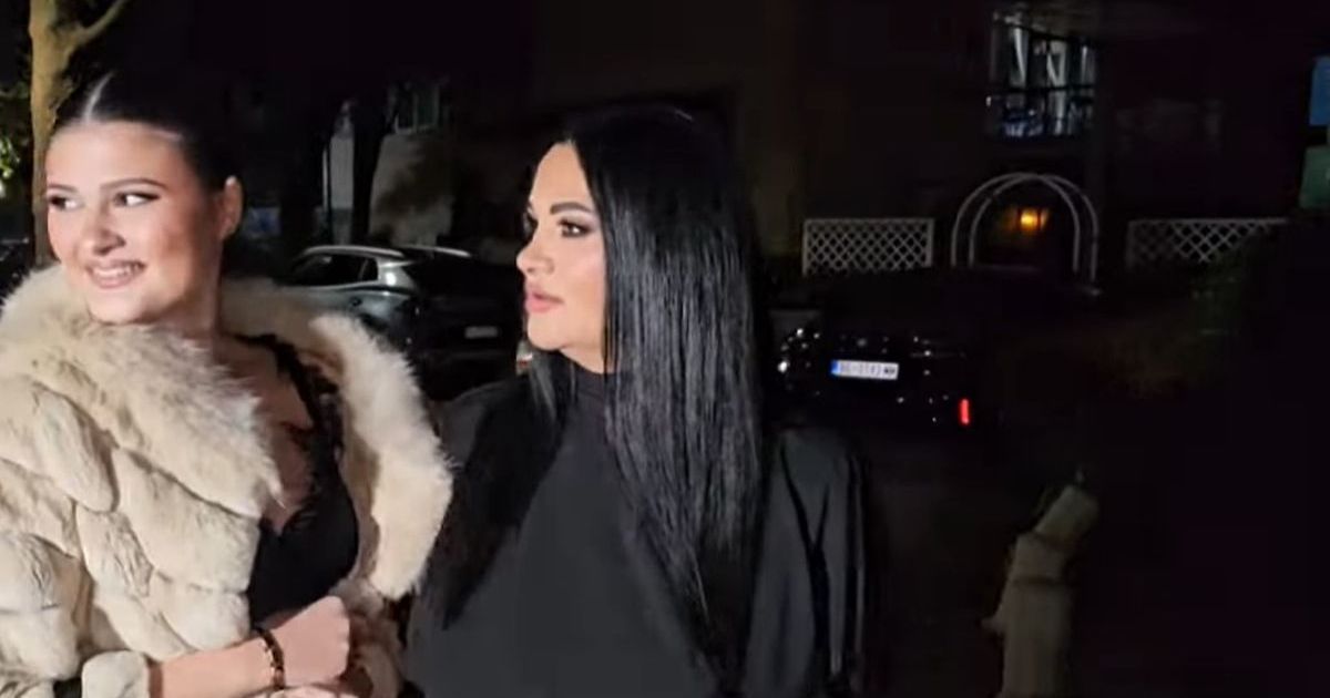 Jana sa ćerkom došla na slavlje, Kristina ćuti i samo se smeje ...
