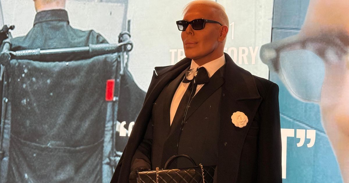 Boki 13 u papreno skupom autfitu na premijeri filma: Minutom ćutanja odao počast preminulom ...