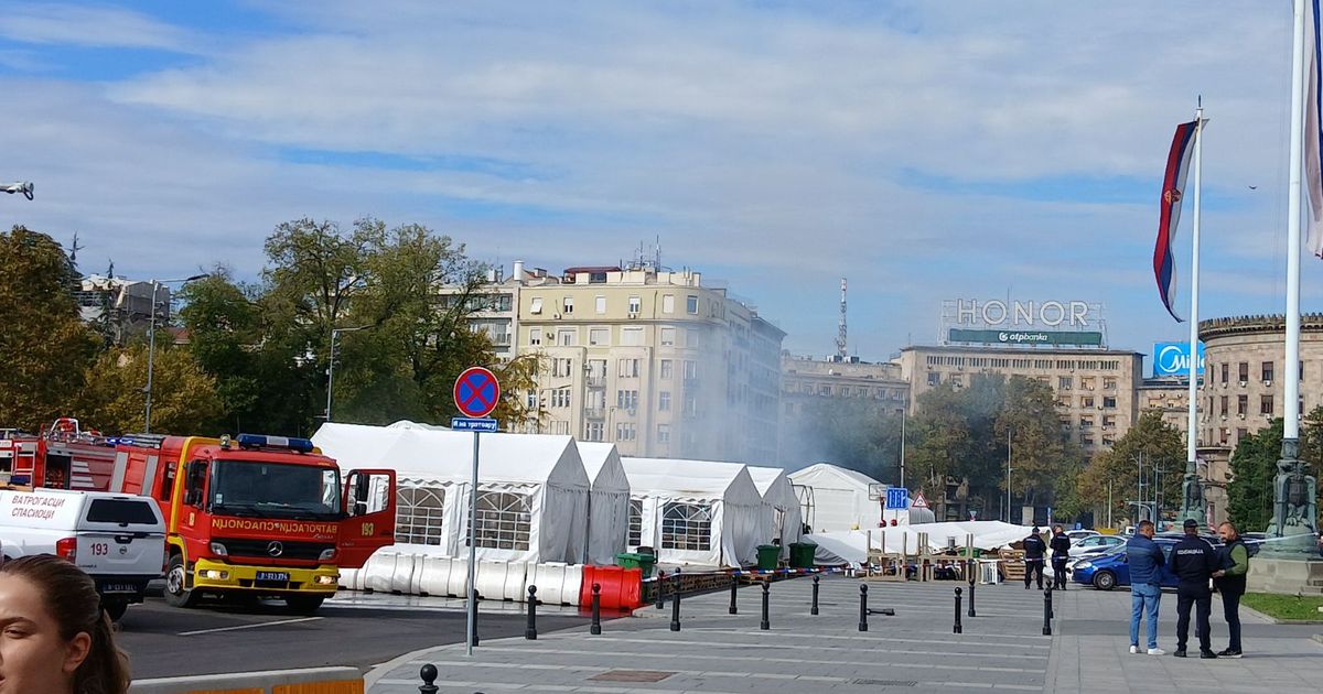 Najnovija slika ispred Skupštine Srbije i informacije o požaru - Vesti ...