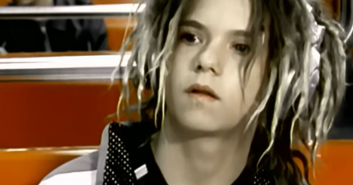 Pogledajte kako danas izgleda momak iz čuvenog spota za pesmu ...