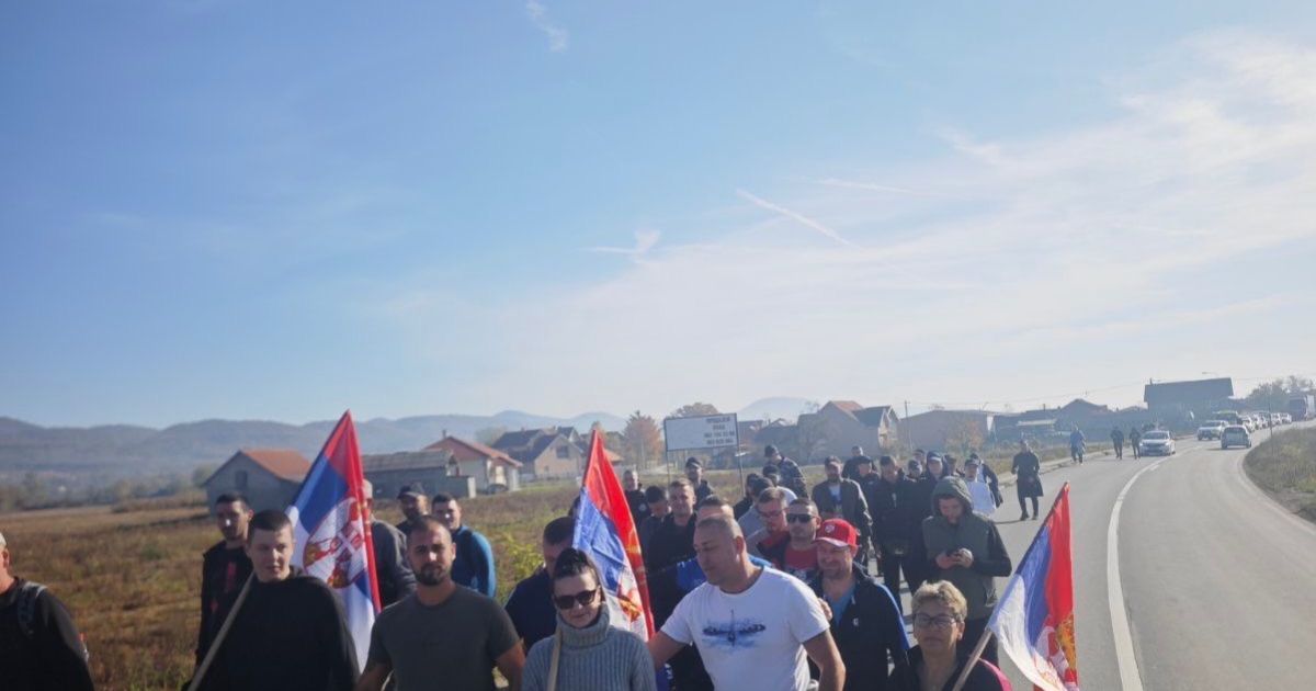 Serbs headed to Novi Sad on foot from Kosovo and Metohija are joined by ...