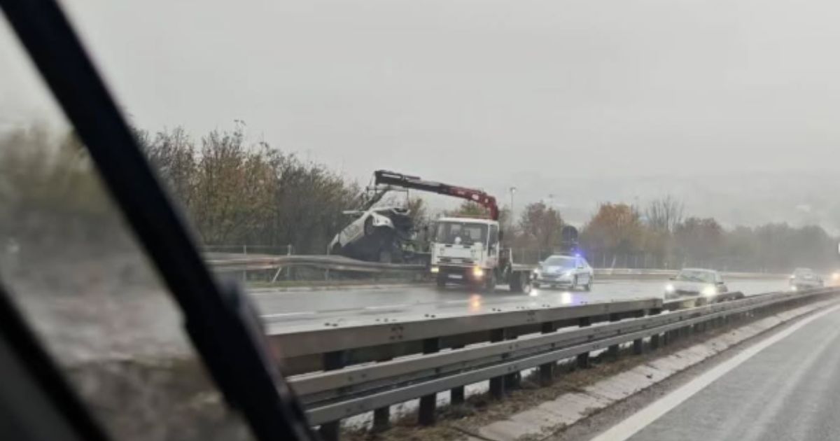 Kiša napravila karambol kod Niša: Auto sleteo sa puta, načinjena velika materijalna šteta ...