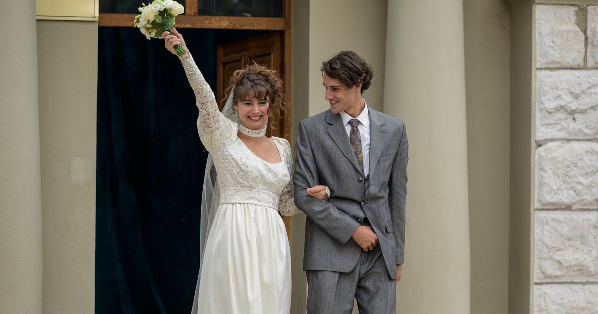 "Bilo mi je važno da...": Priča o Darijinoj venčanici u seriji "Tvrđava ...