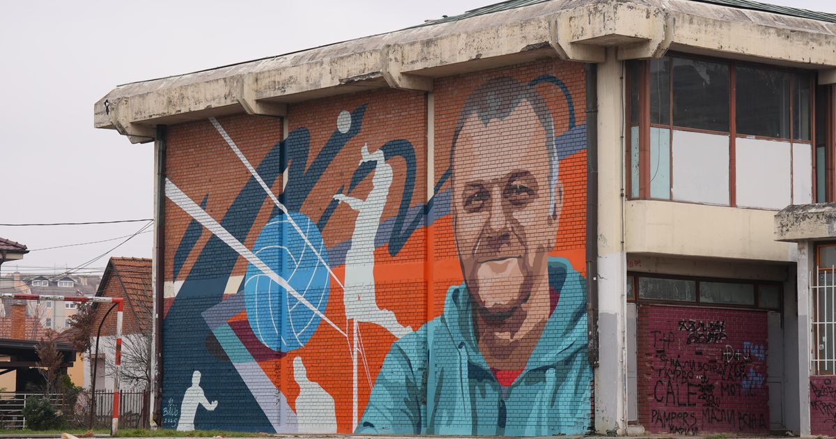 "Ako ti jave: umro sam, ne veruj!" Čačak se oprostio od voljenog Gruje ...