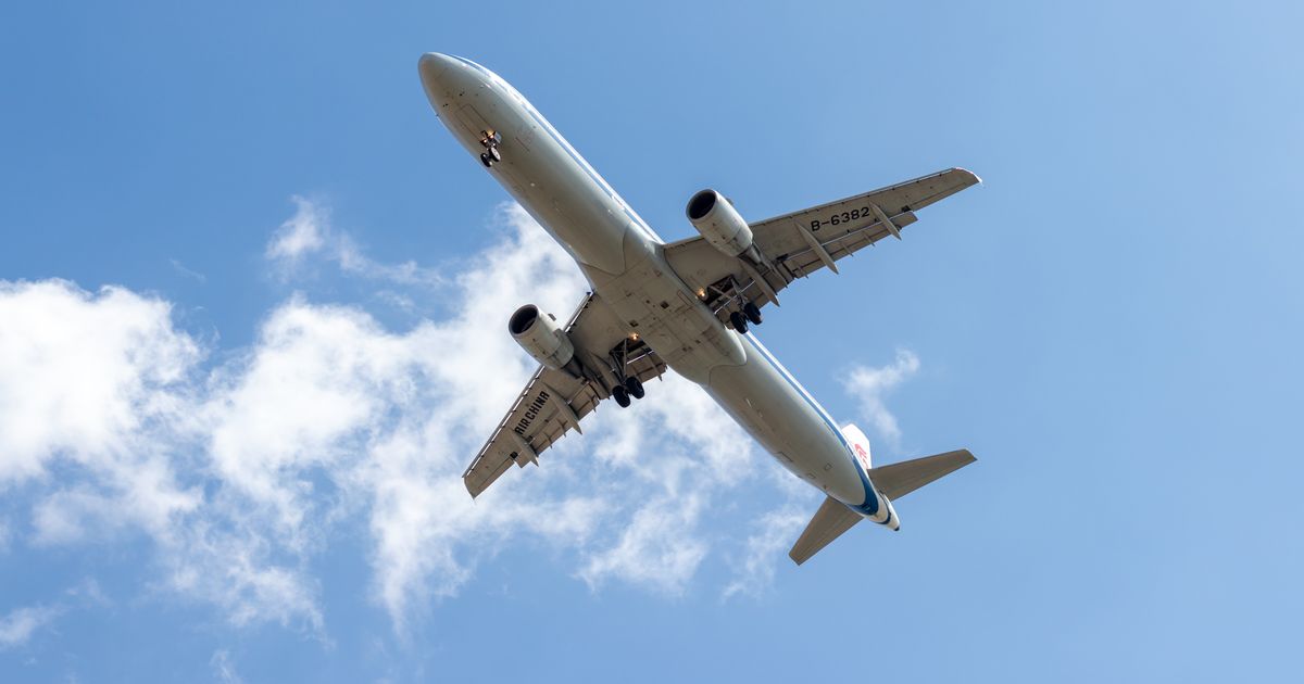 DRAMA NA NEBU Avion kružio 2 sata iznad aerodroma u Skoplju: Jedan ...